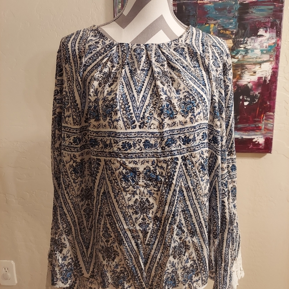 Cato | Tops | Cato Blue And White Floral Top | Poshmark